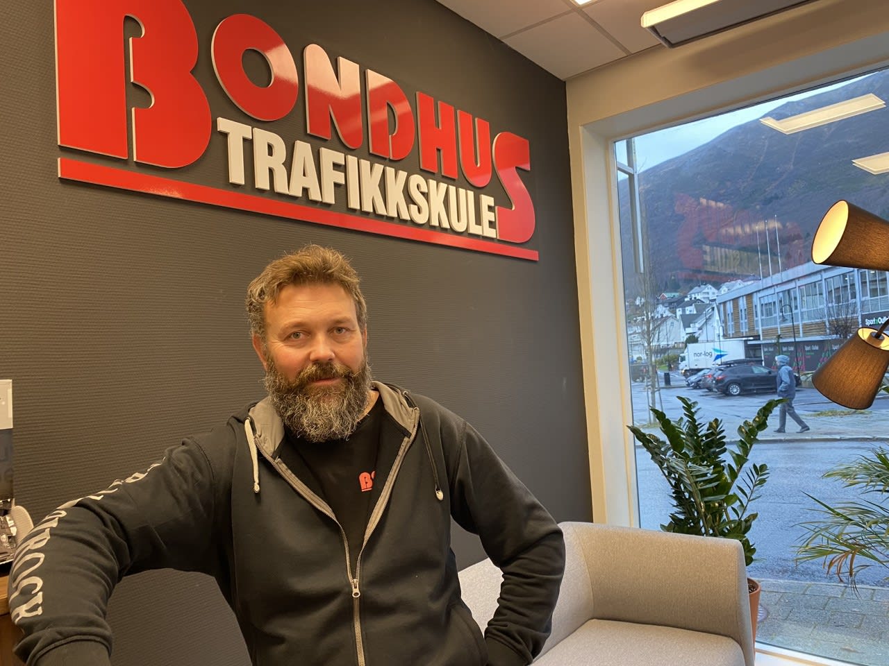 Bondhus i nye og spreke lokale - morenytt.no