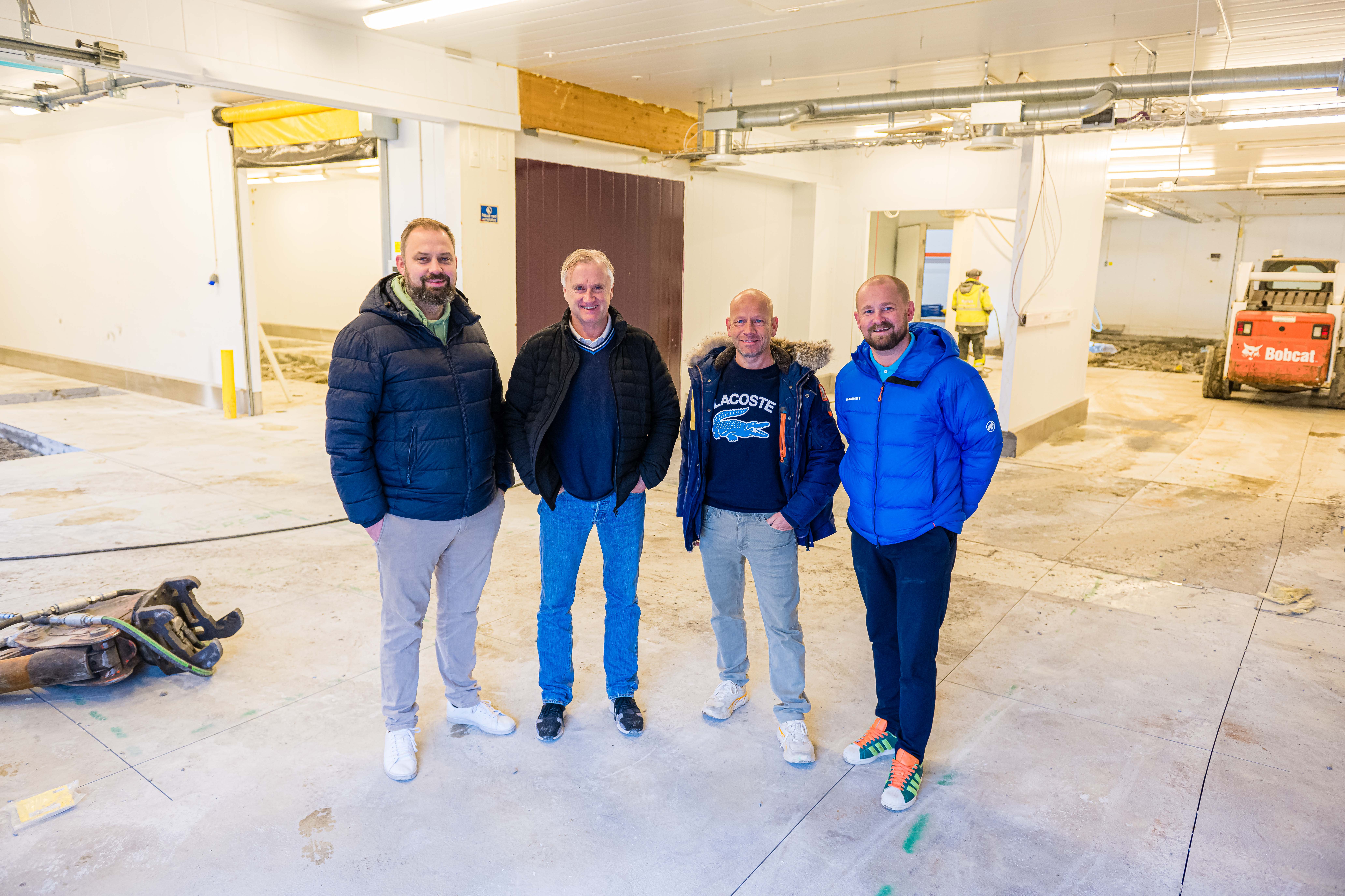 Bygger egen fabrikk - smp.no