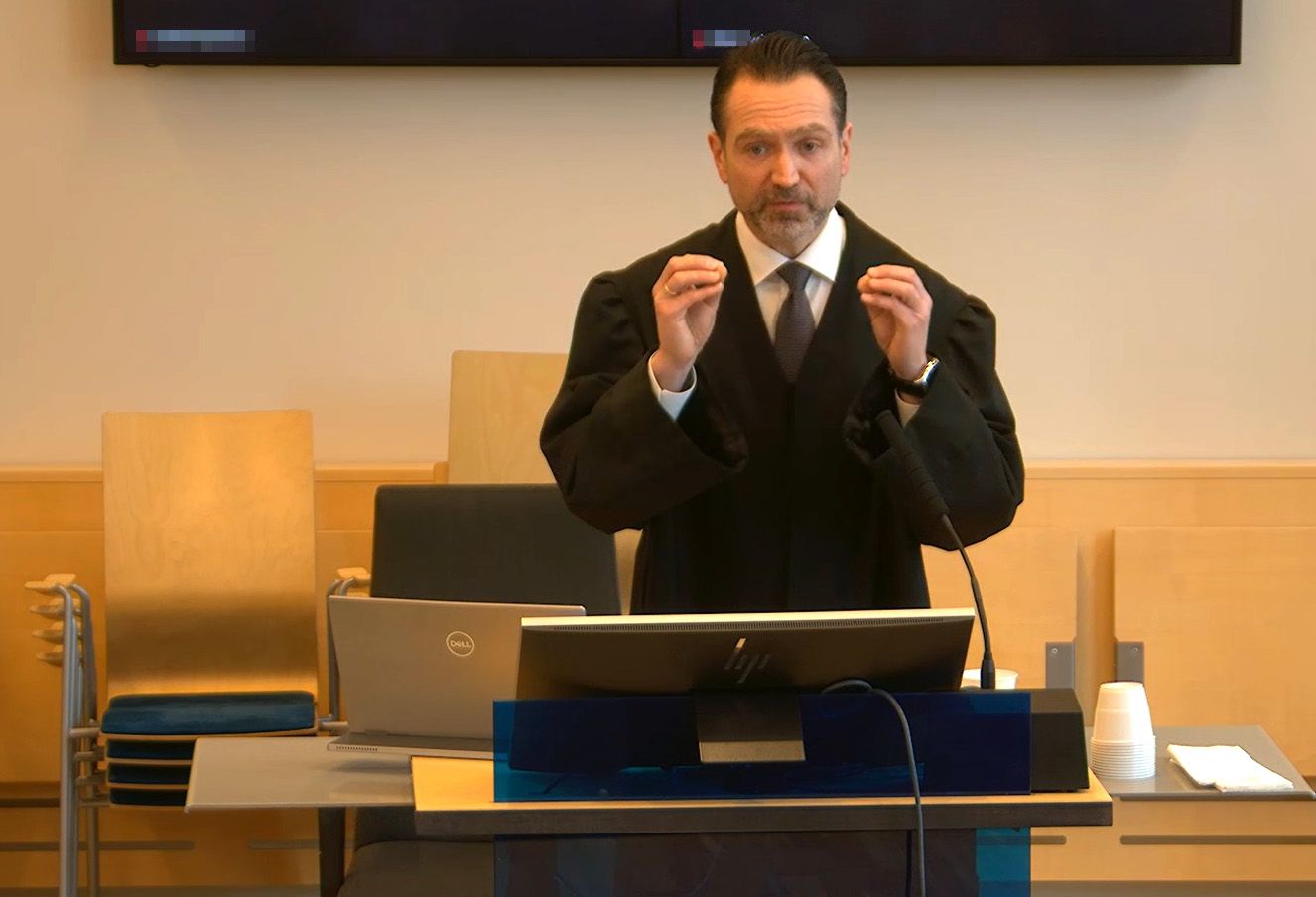 Full splid og steile fronter - vitner kjenner seg ikke igjen - bladet.no