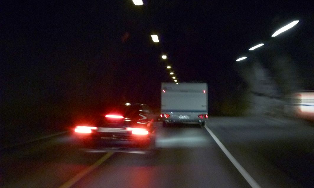 Jernstang står ut fra tunnelen - fjt.no