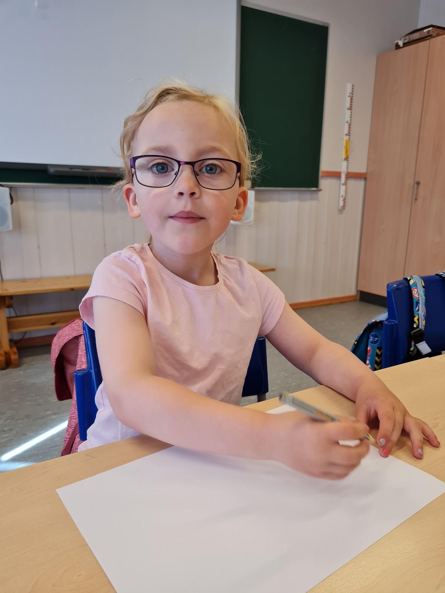 Linnea er eneste førsteklassing på skolen sin - avisafroya.no