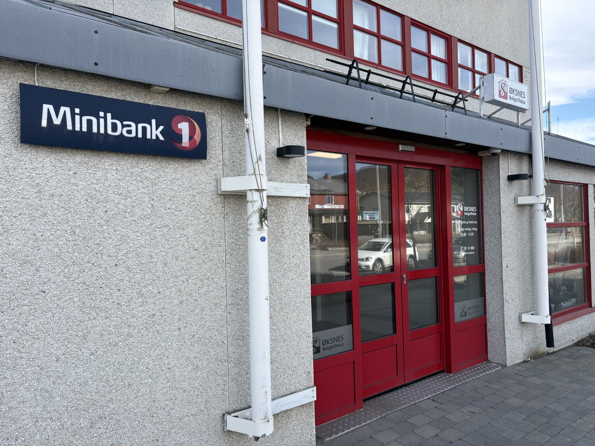 Øksnes er tom for penger - vol.no