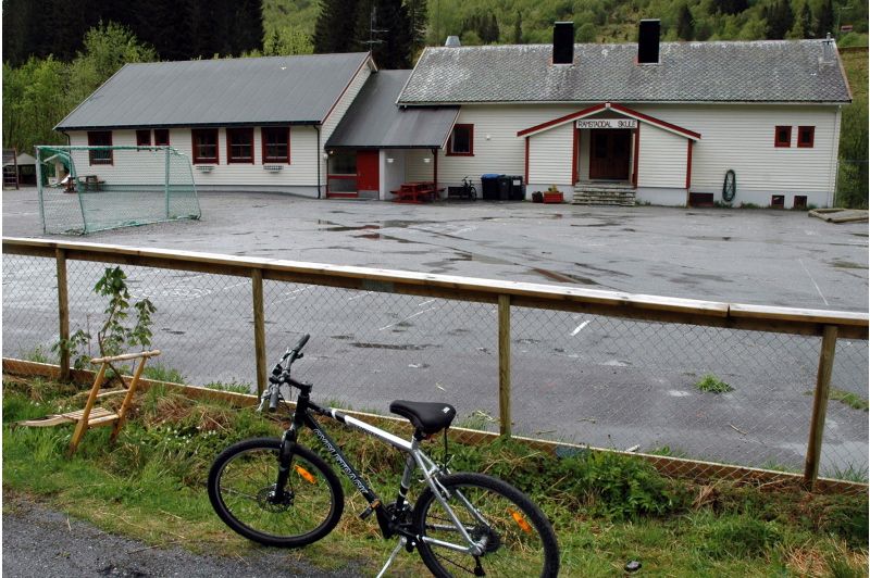 Mistar skulen sin - smp.no