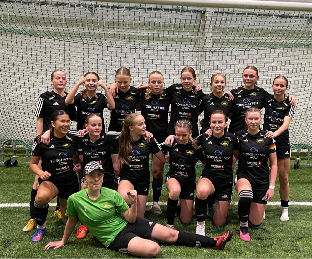 Sport Torghatten / BIL 2 9er gikk til topps i serien - banett.no