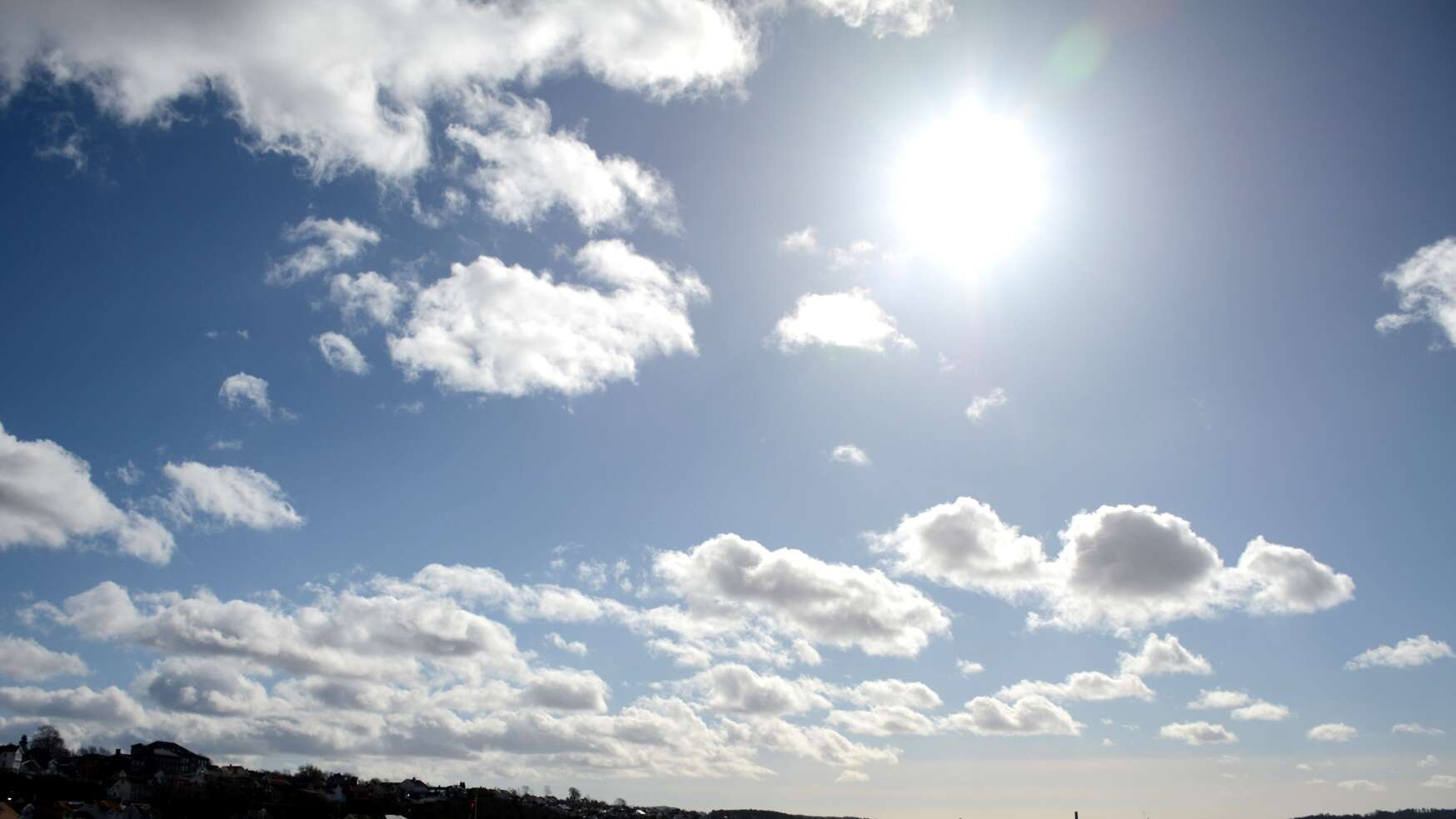 Skyene forsvinner - snart gjør temperaturen et byks - varden.no