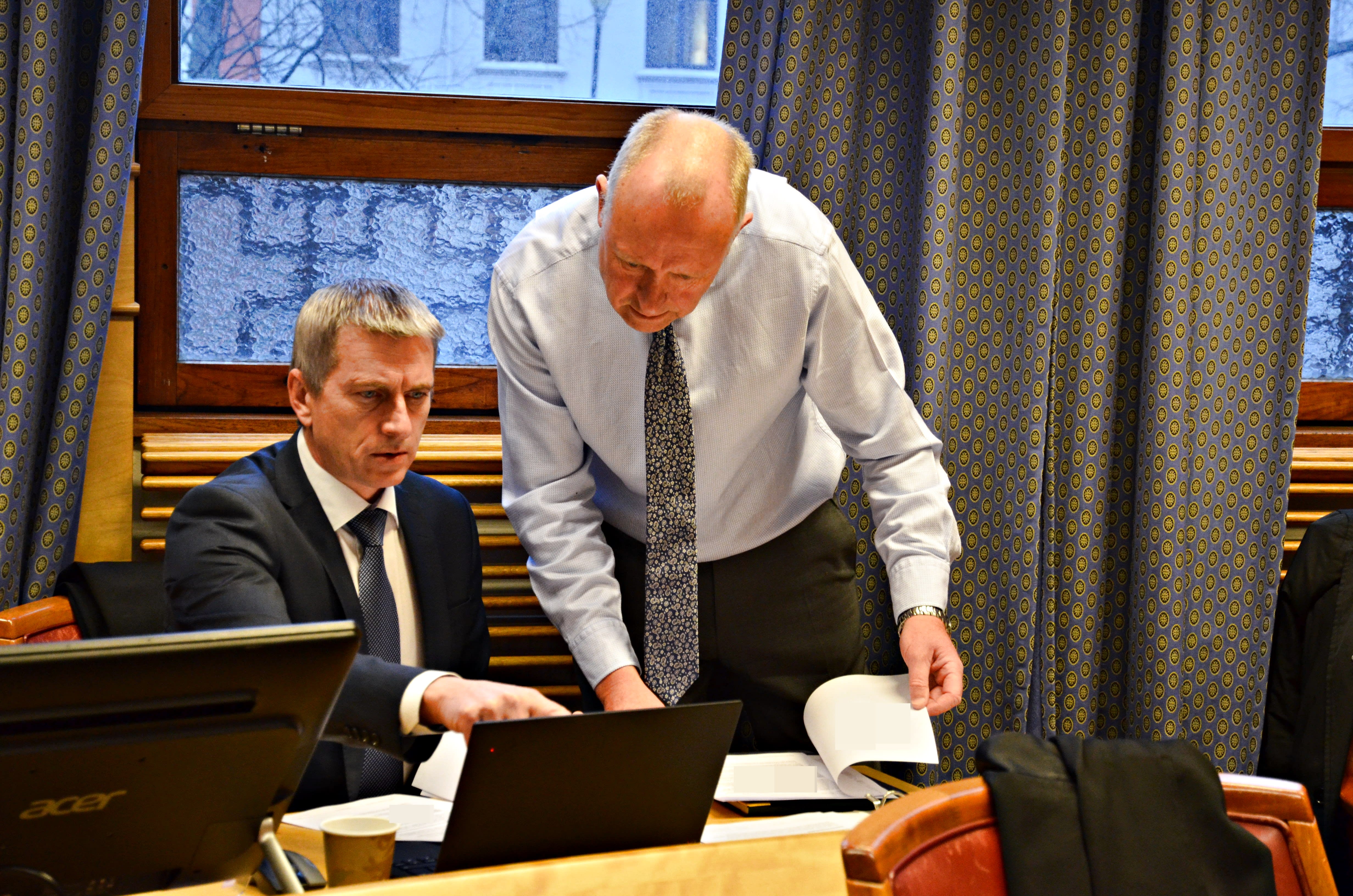 16-åringer erkjenner skyld for flere ran på åpen gate, men nekter for ...