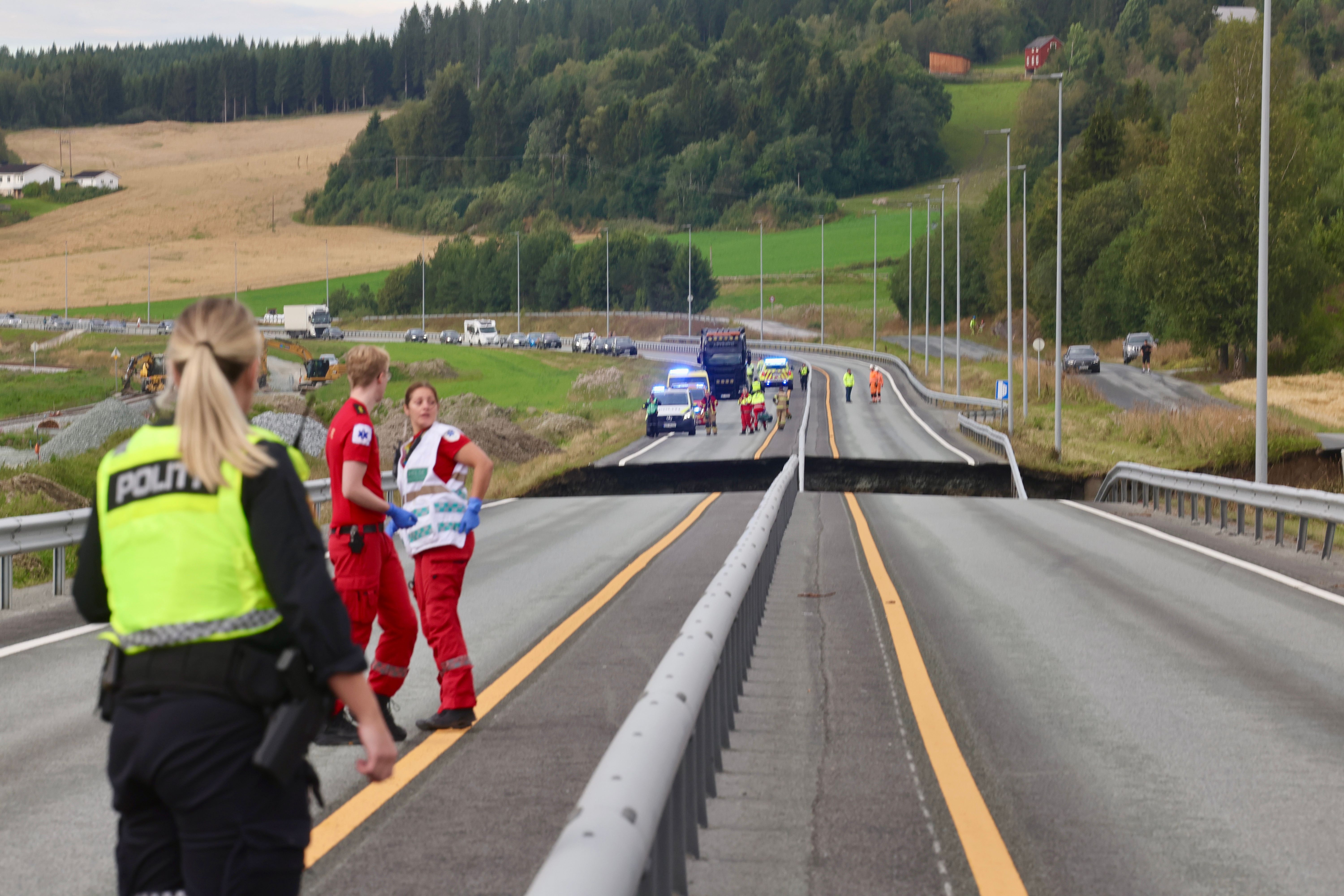 Stort ras på E6 i Levanger: Én person ikke gjort rede for
