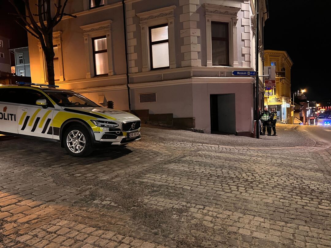 Bråk ved utested: – Løp i alle retninger - varden.no