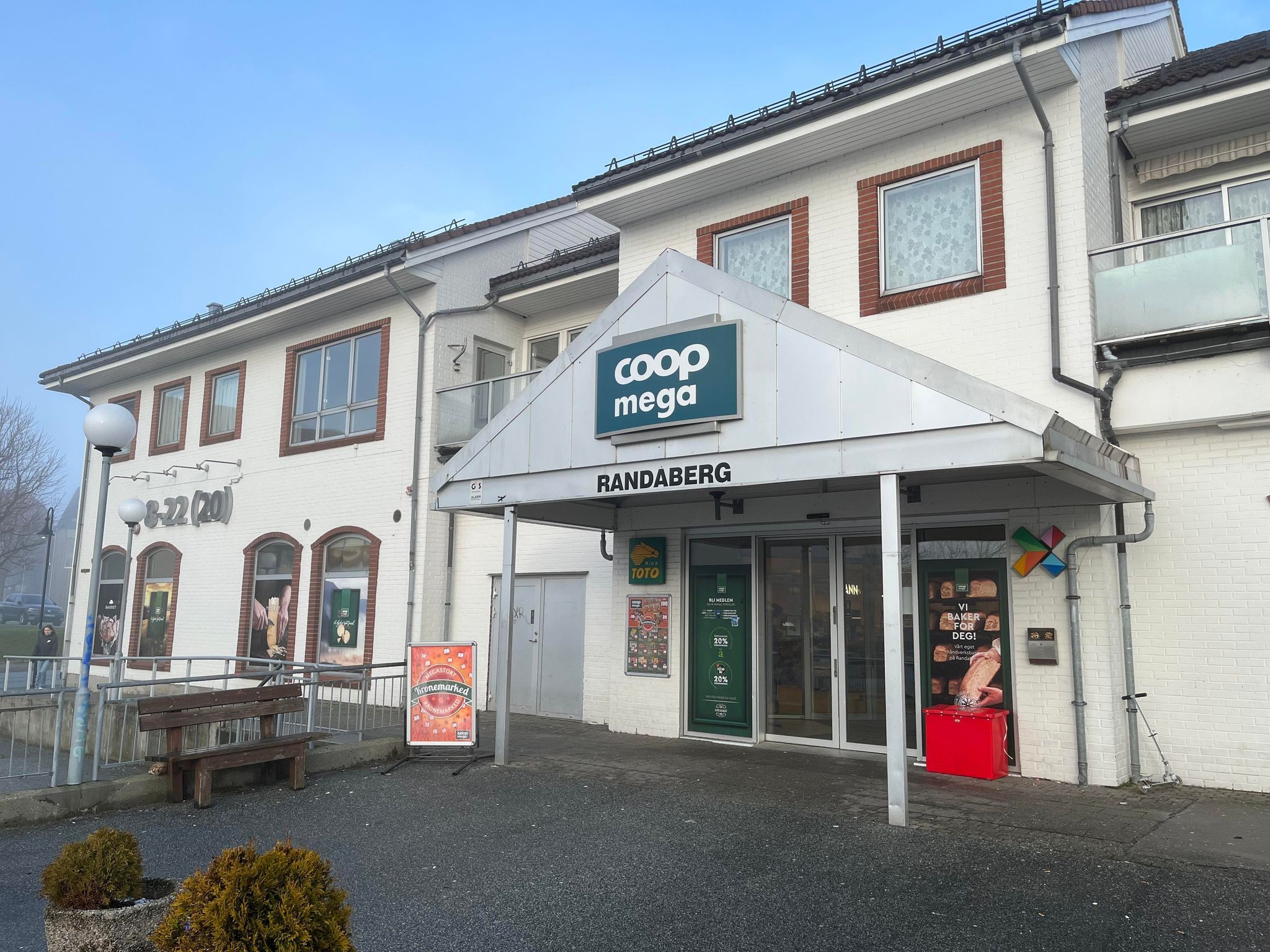 Sjekk hvor mange bokser og flasker som er pantet i de ulike butikkene i ...