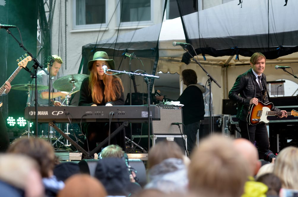 Marion Ravn på scenen i "hjembyen" - ht.no