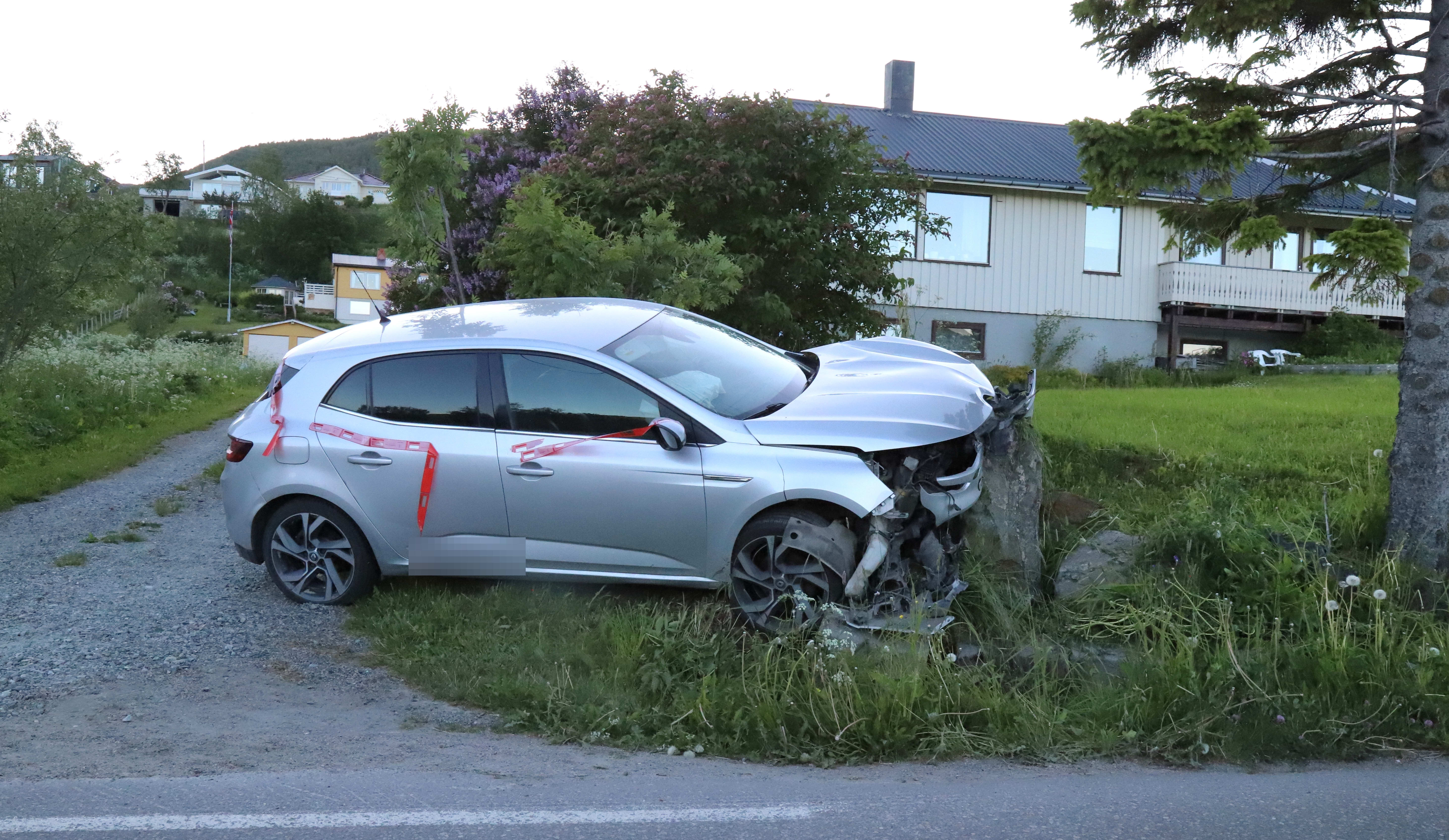 Sovnet bak rattet og havnet i grøfta - ht.no